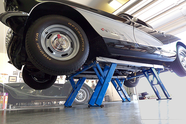 EZ CAR LIFT - FREE-STANDING USE-ANYWHERE CAR LIFT! FAST. SAFE. STRONG.EASY.